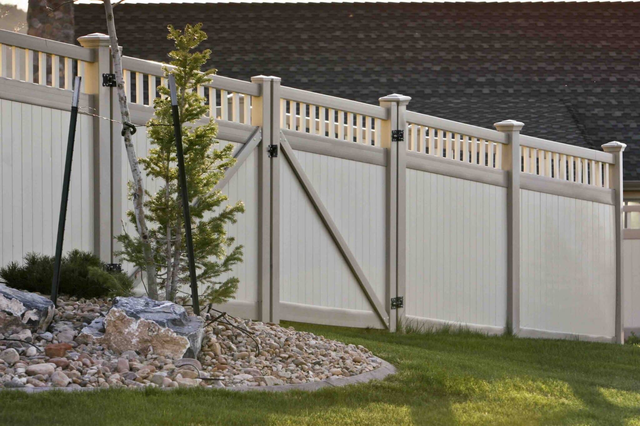 Picket Top - Valleywide Fence, Deck & Patio Covers